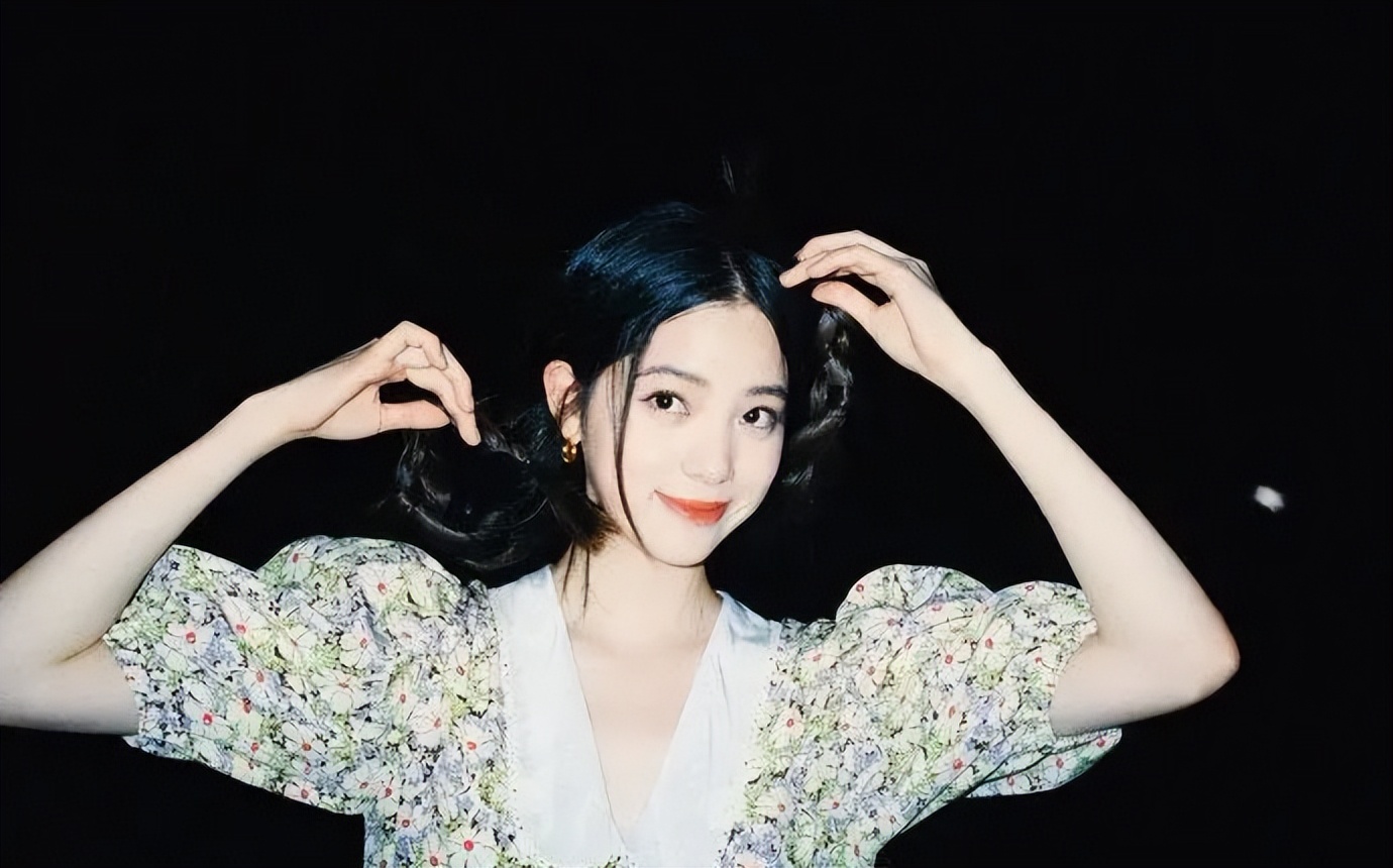 Little Gossip, Ouyang Nana, Bai Jingting, Liu Shishi, Zhou Keyu - iNEWS