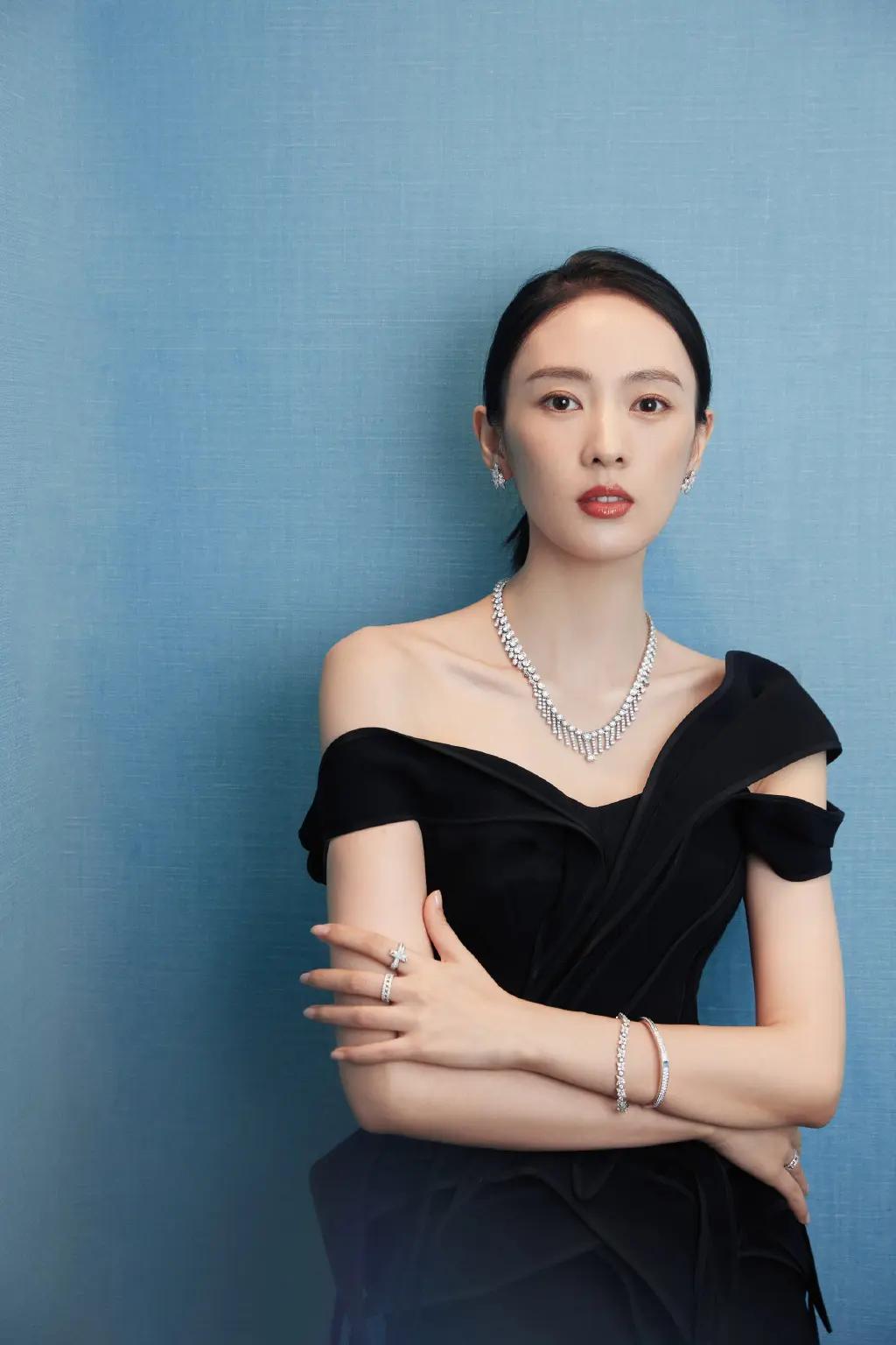 He is Jiang Wengan's son, Fang Zuming's brother, but his girlfriend climbed up to the teacher ...