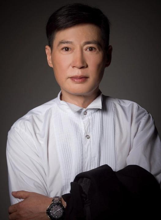 When the filming of "Ode to Yan'an" started in 2003, Ma Xiaowei ...