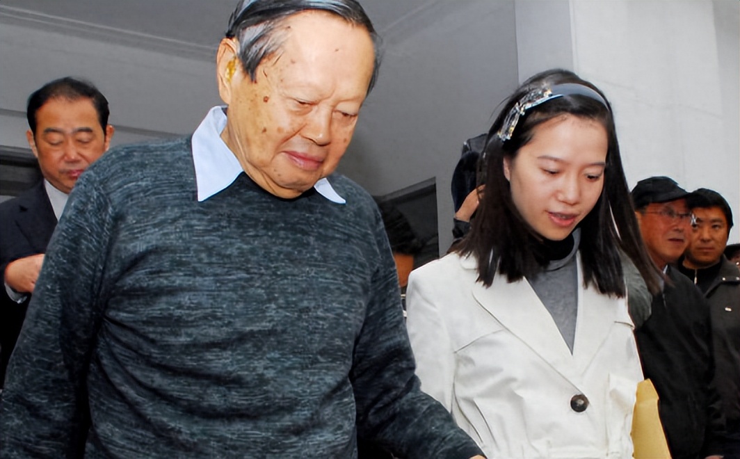 Weng Fan was too aggrieved, and Chen Ning Yang finally showed his ...