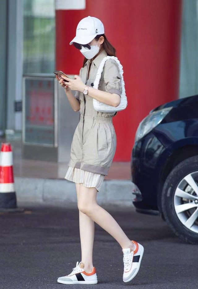Qi Wei is very good at dressing up, she forgot to take off her "pajama ...