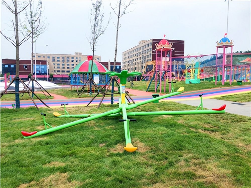 What are the advantages of common unpowered amusement facilities in ...