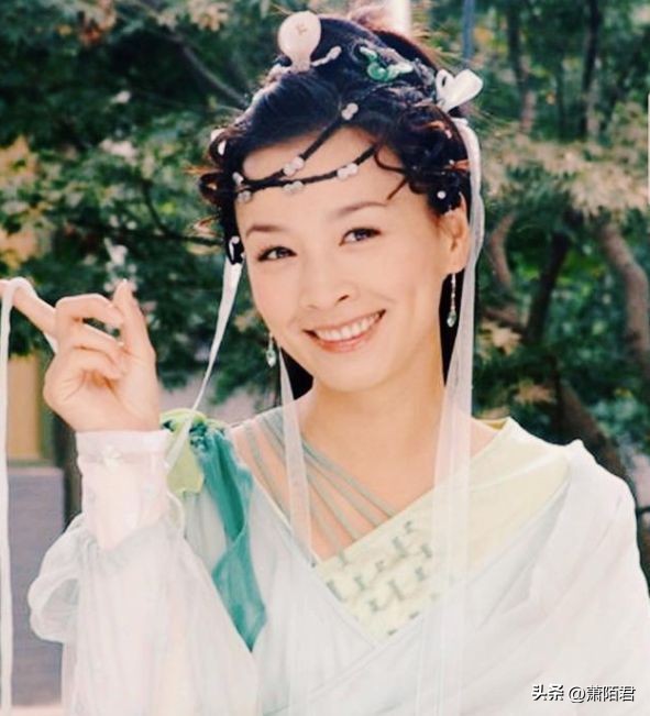 Zhang Ting appeared in Singapore and was encountered by chance - iNEWS