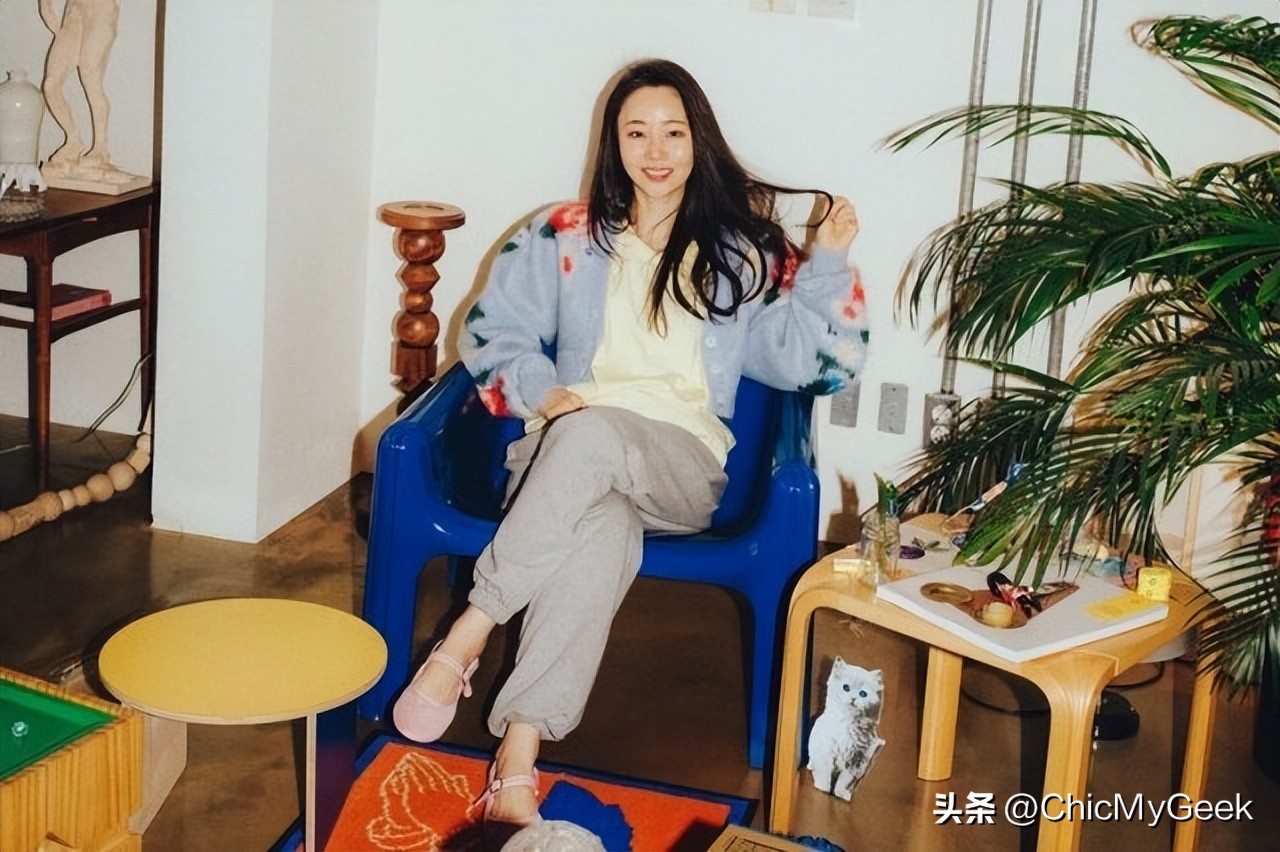The average 16-year-old South Korean popular new girl group is ...