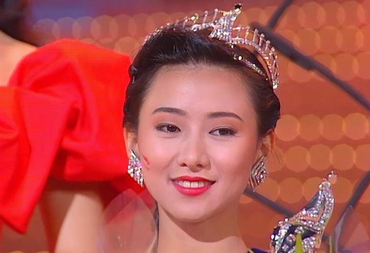 Taking off the "fig leaf" to make a film for fame, Weng Hong: Without ...