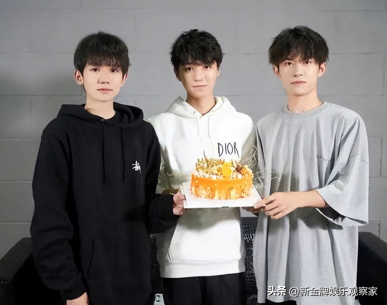 TFBOYS official blog urgent? Wang Junkai took Wang Yuanyi and Yang Qianxi to put out the fire ...
