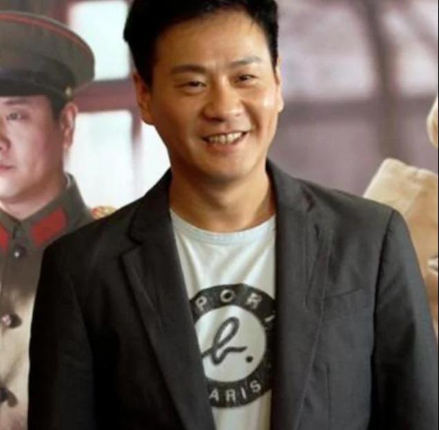 Actor Lian Yiming: In order to marry Yang Ruoxi, he abandoned his wife and daughter, but now his ...