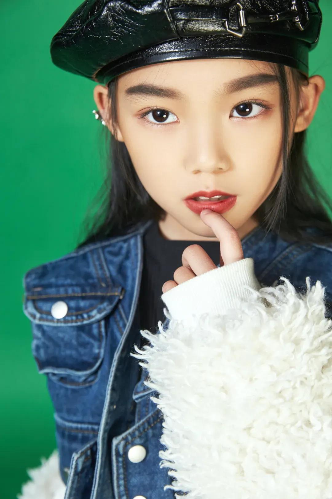 2022 Elite Child Model Super League special host Qian Miaoying - iNEWS