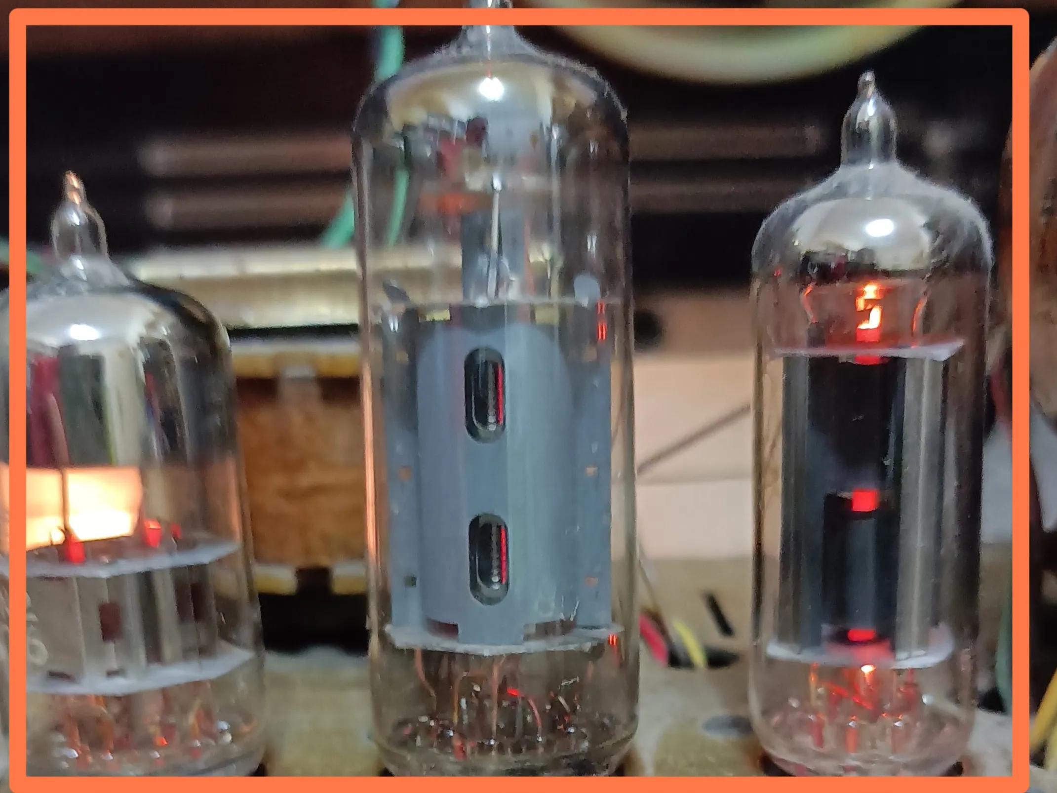 Please take a look at what a tube radio assembled forty years ago ...