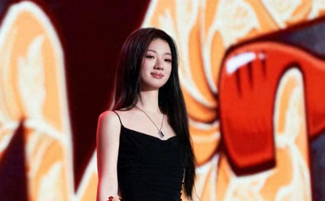 Pure singing: Shan Yichun's fans send blessings at her concert! - iMedia