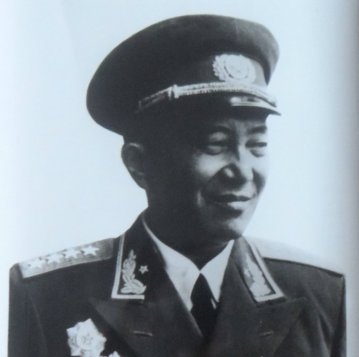 Luo Yu, the son of General Luo Ruiqing, embezzled a large amount of ...