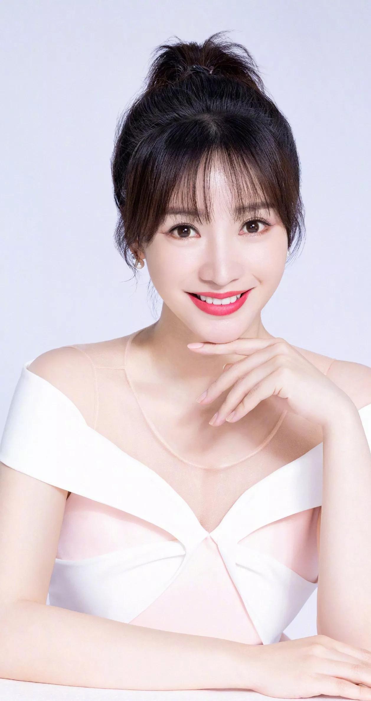 Celebrity Photo Appreciation‖Liu Yan Wears a Tight Pink Dress - iMedia