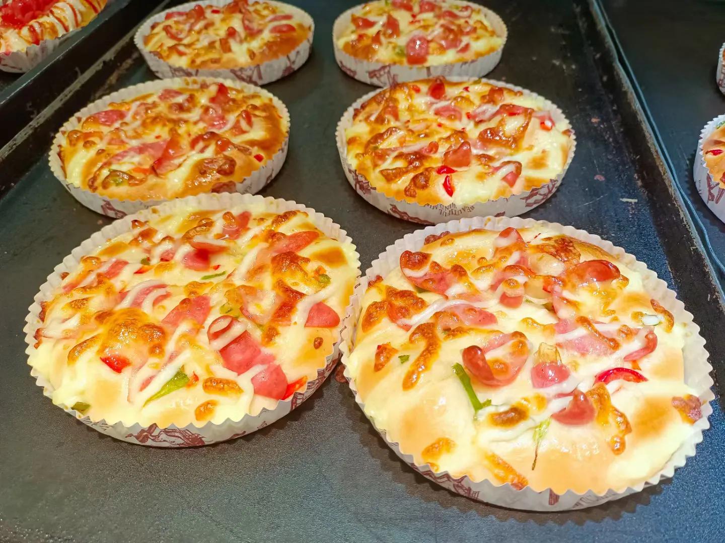 Ding dong ding dong, please sign for your food? - iNEWS