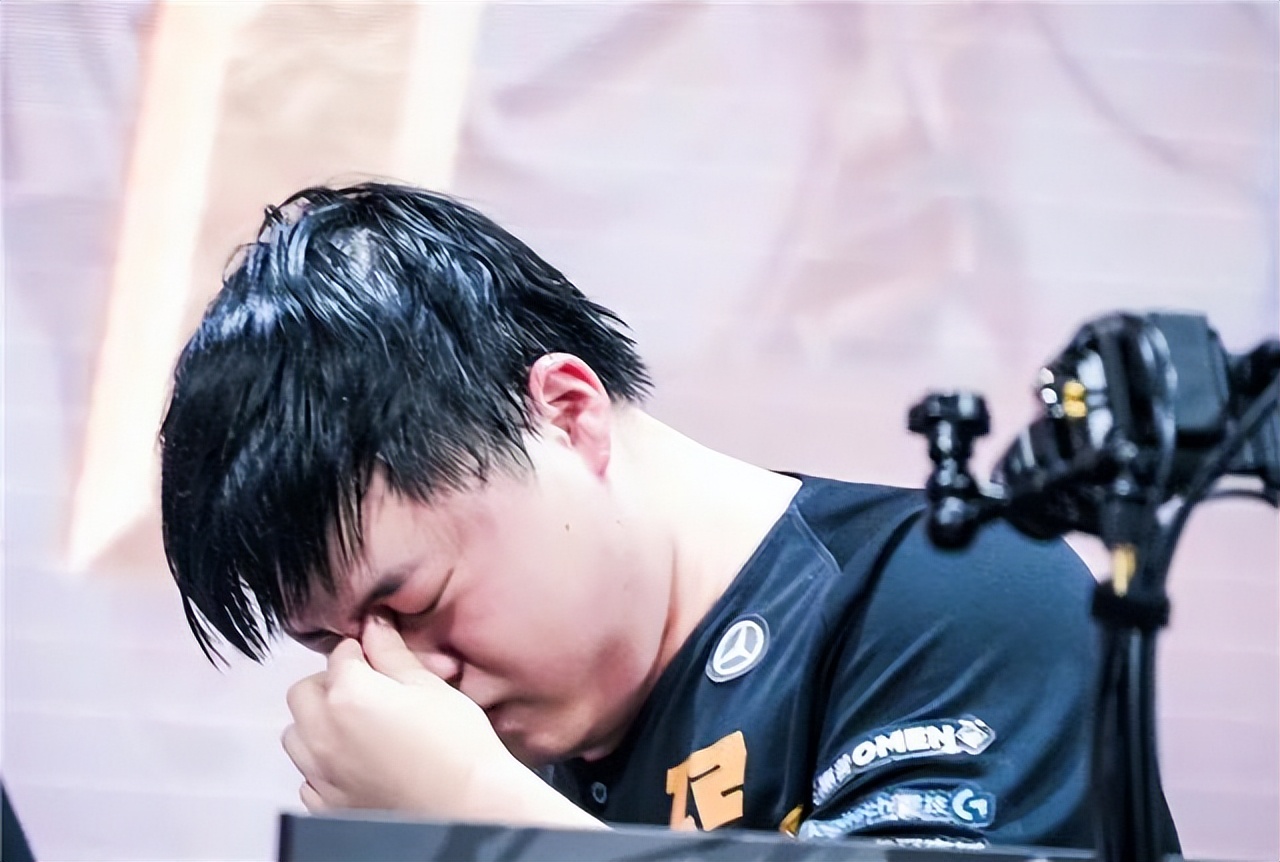 RNG players feel sick and lose the s12 knockout?Wei's statement is different from that of Xiaohu ...