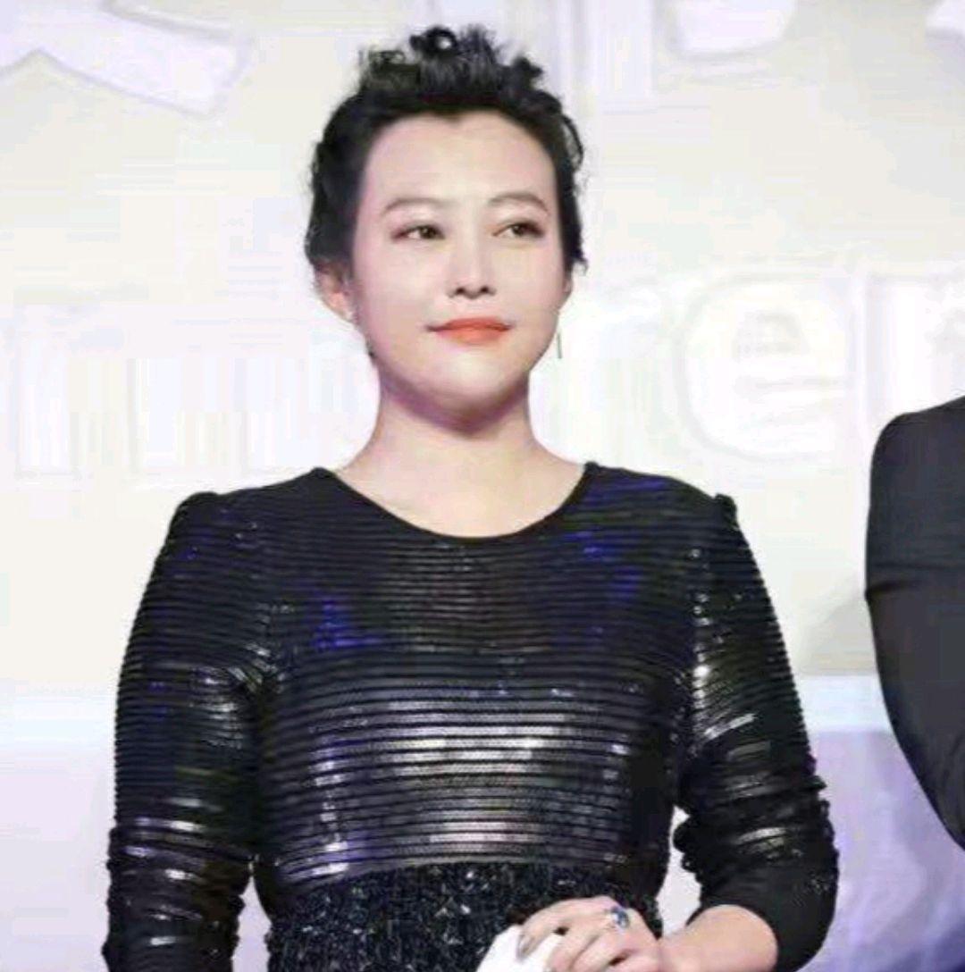 She used to be Deng Chao's first love, and later married Liu Ye and gave birth to twins. How is ...
