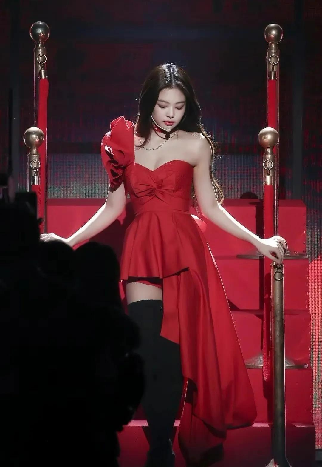 Jennie stage beauty - iNEWS