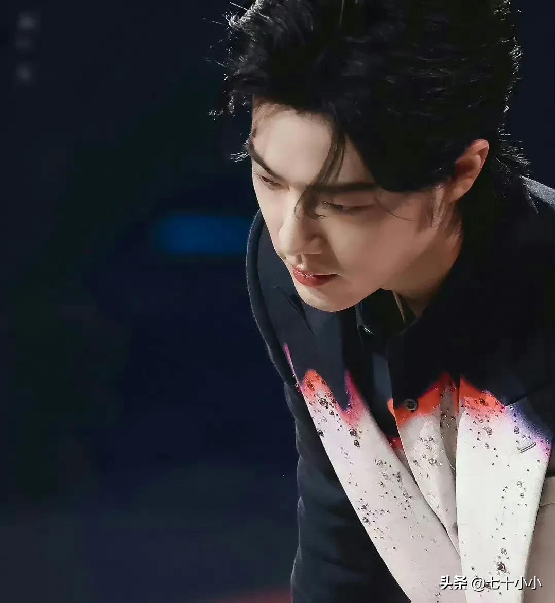 Xiao Zhan went to Hong Kong, and took two makeup and hair shoots until ...