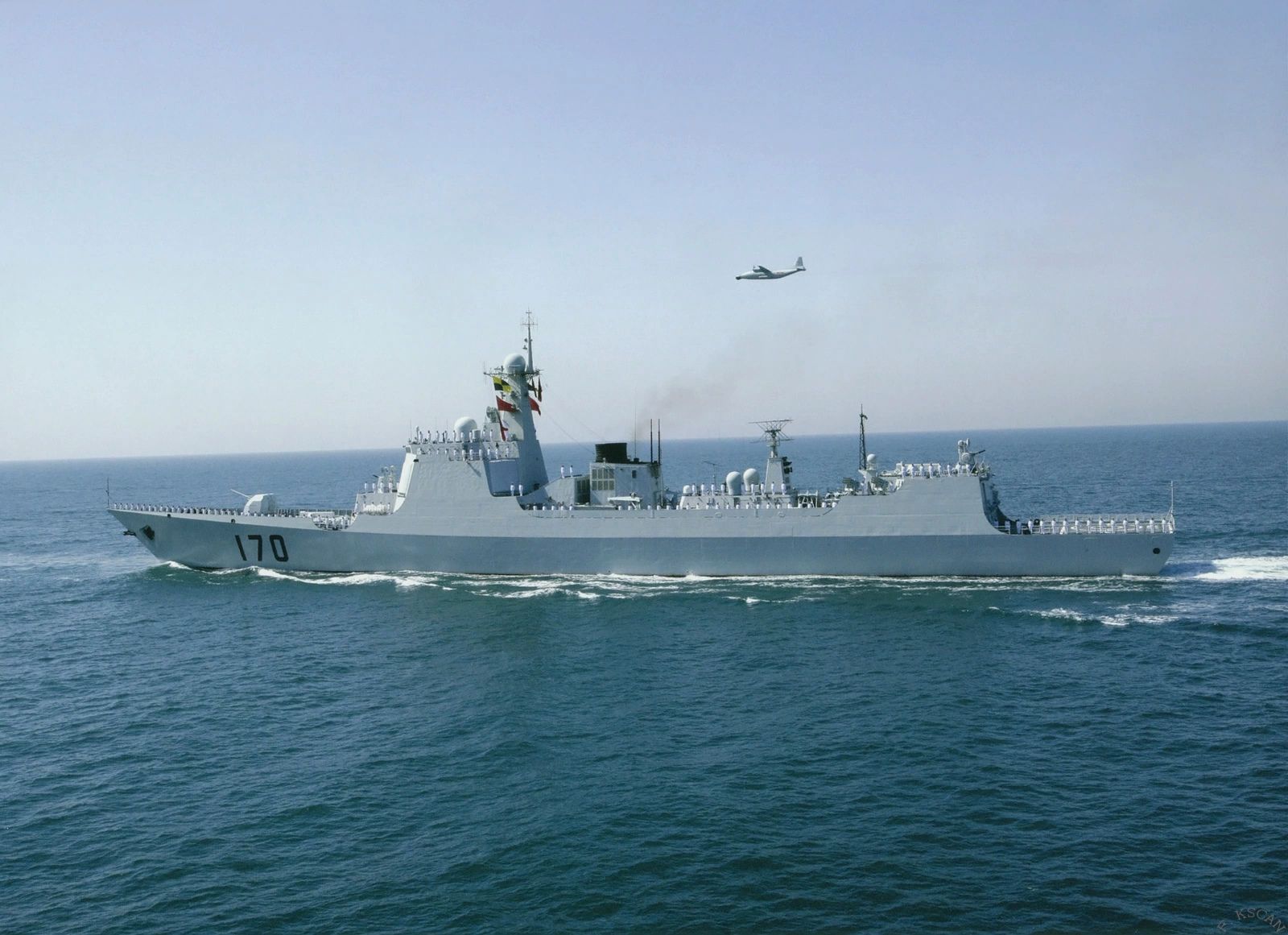 The captain admits: The Chinese Aegis 052C is lagging behind and in an embarrassing situation ...