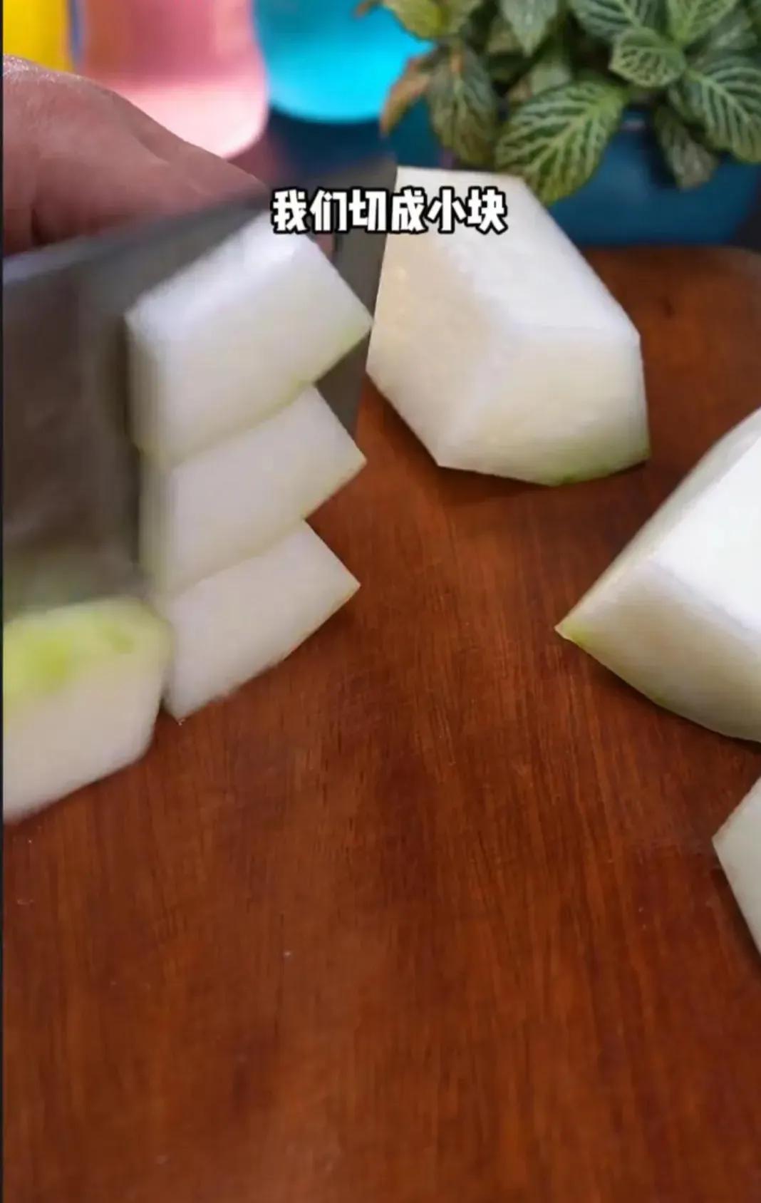 Home-cooked stew is so fragrant, cook a pot for the family when it is ...