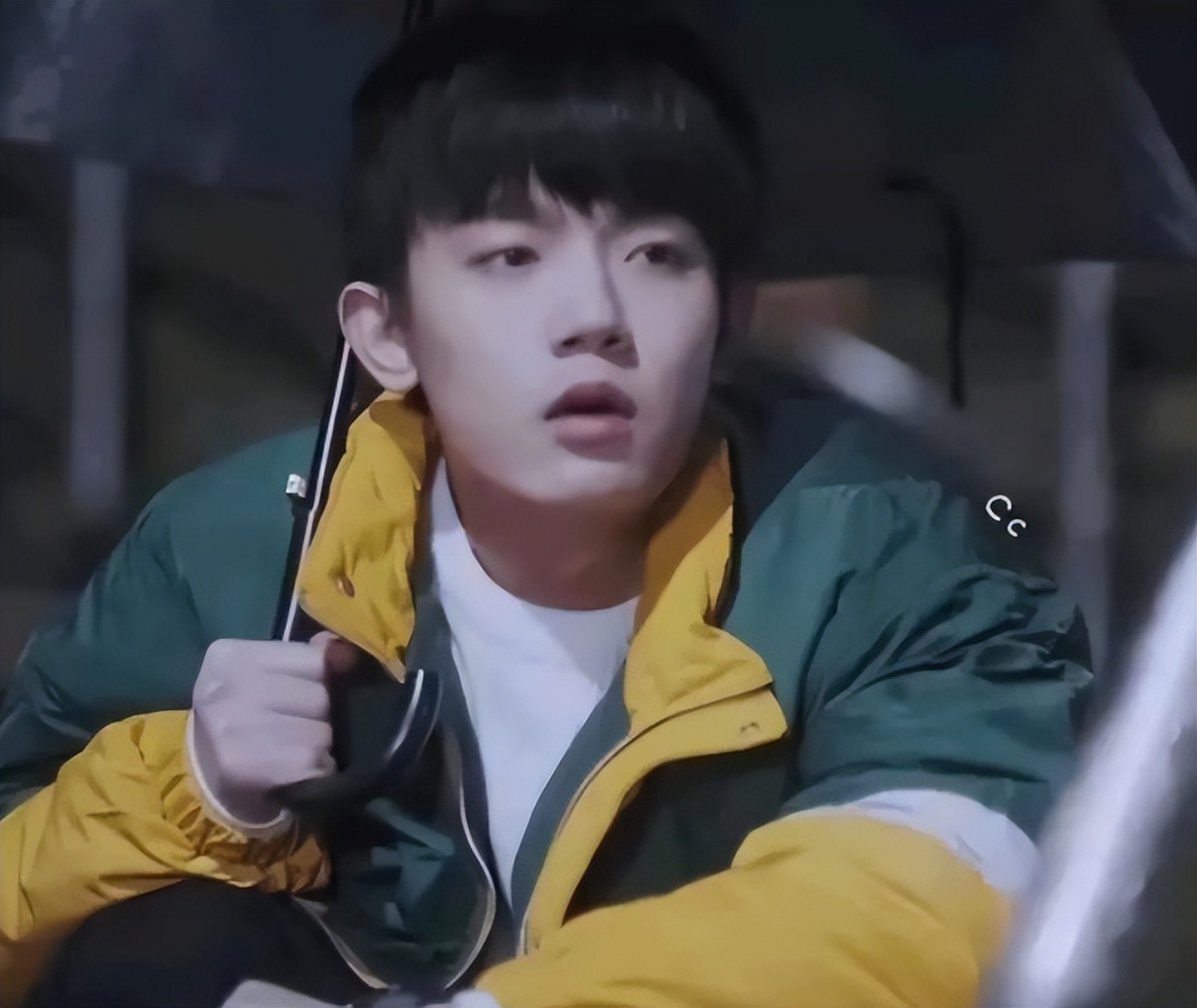 Bed photo exposure! The female producer fell in love with 6 male actors ...