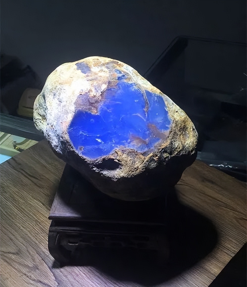 Myanmar's best gambling stone, the Chinese cut 1 billion in one stroke ...