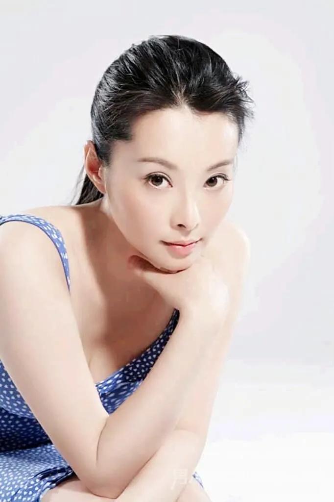 Mainland actress - Yuan Li - iNEWS