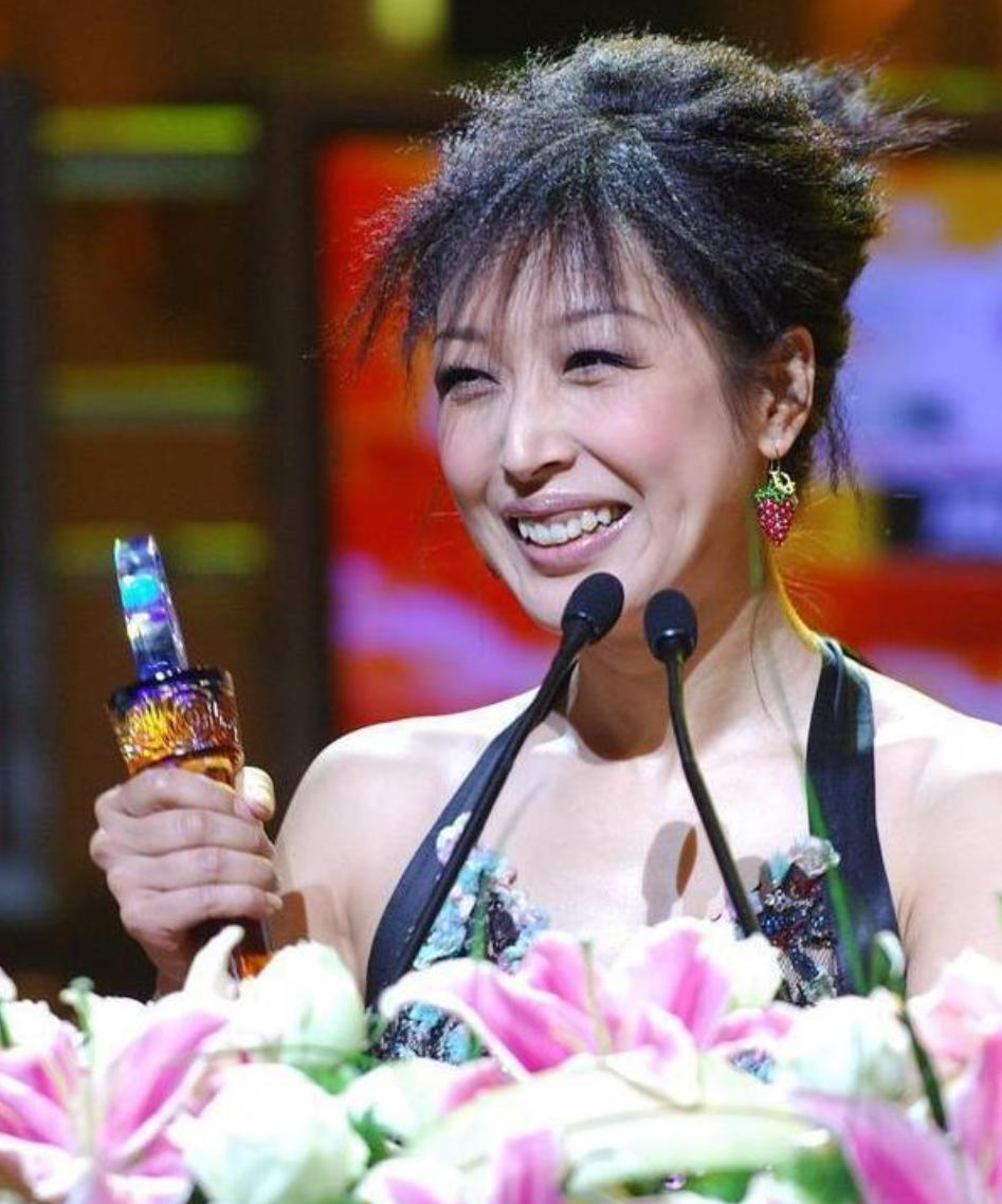 Singer Sun Yue, once faded out of the music scene at the peak of her ...