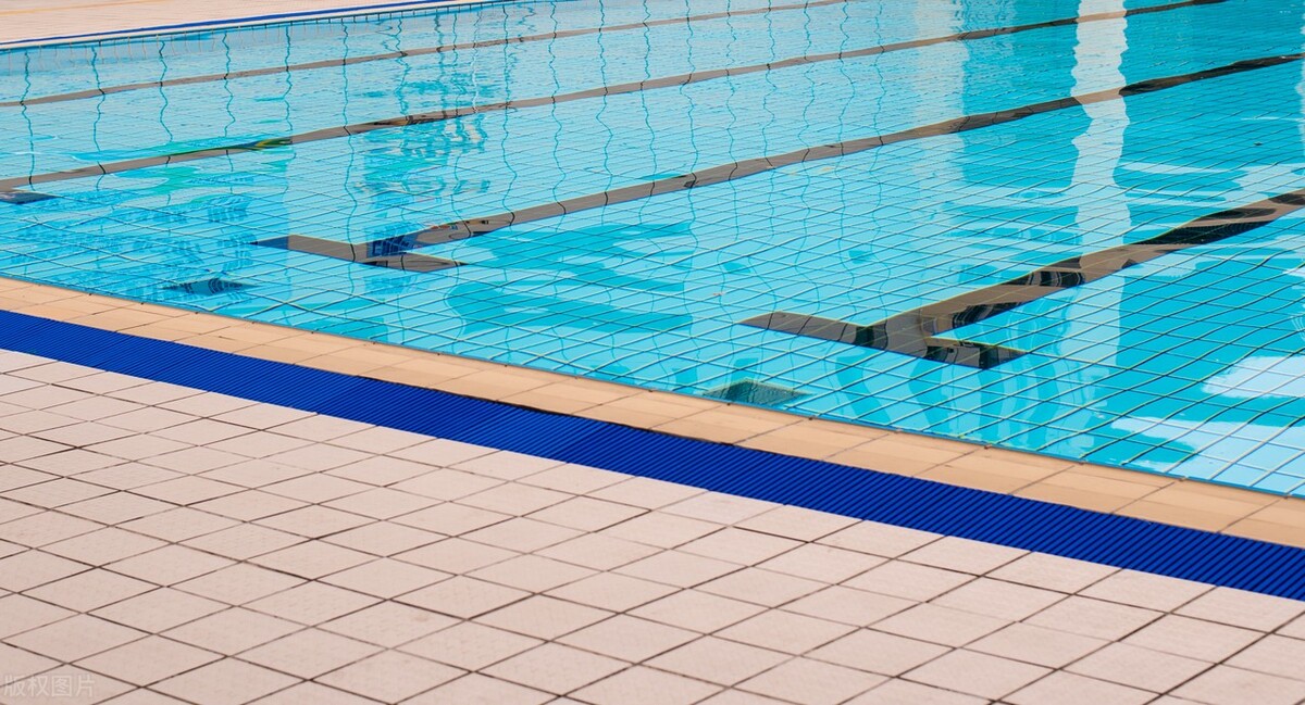 How should the swimming pool be waterproofed? - iNEWS