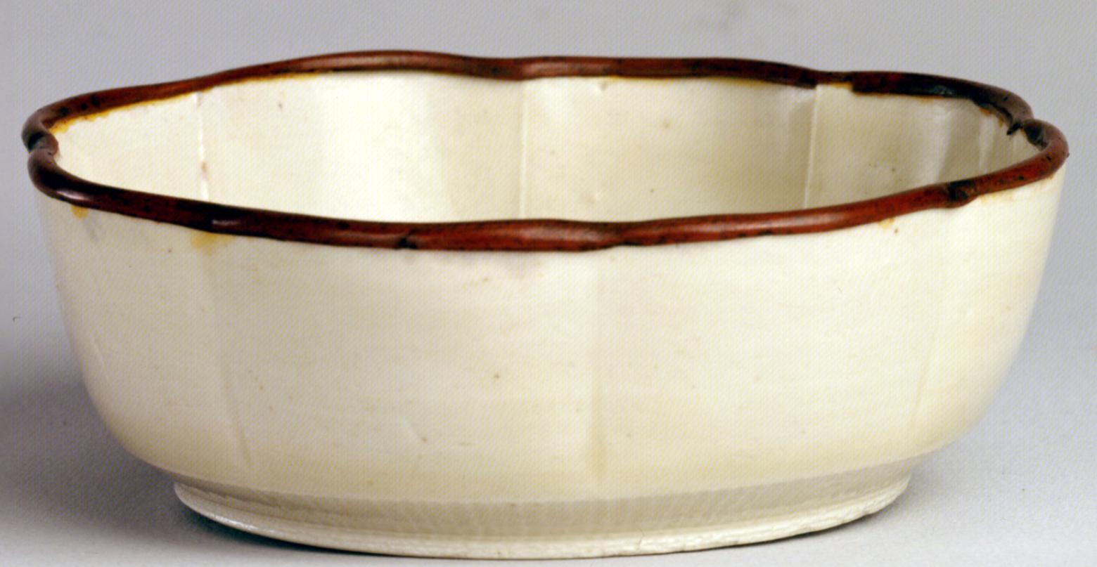 Song Ding Kiln White Glaze Carved Sunflower Wash, the beauty of Song ...