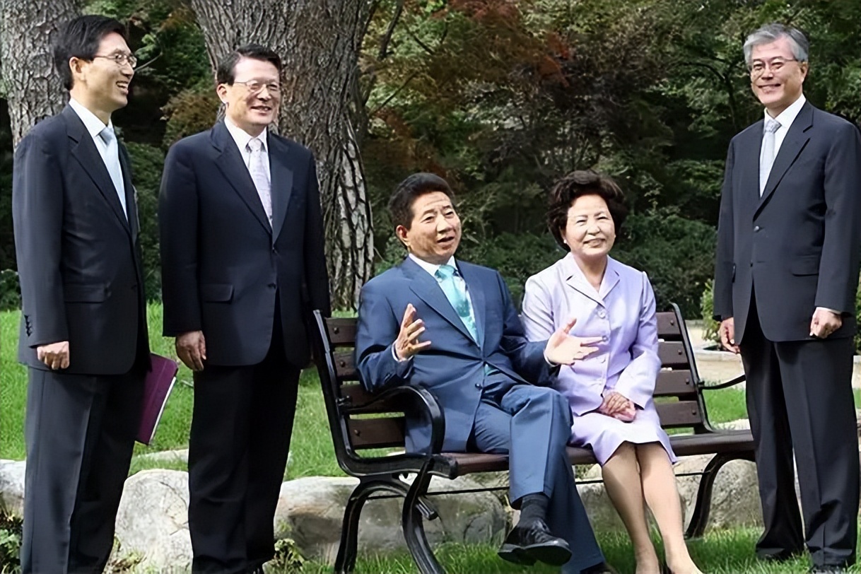 South Korean chaebol: 10 groups control 70% of GDP, interfere in ...