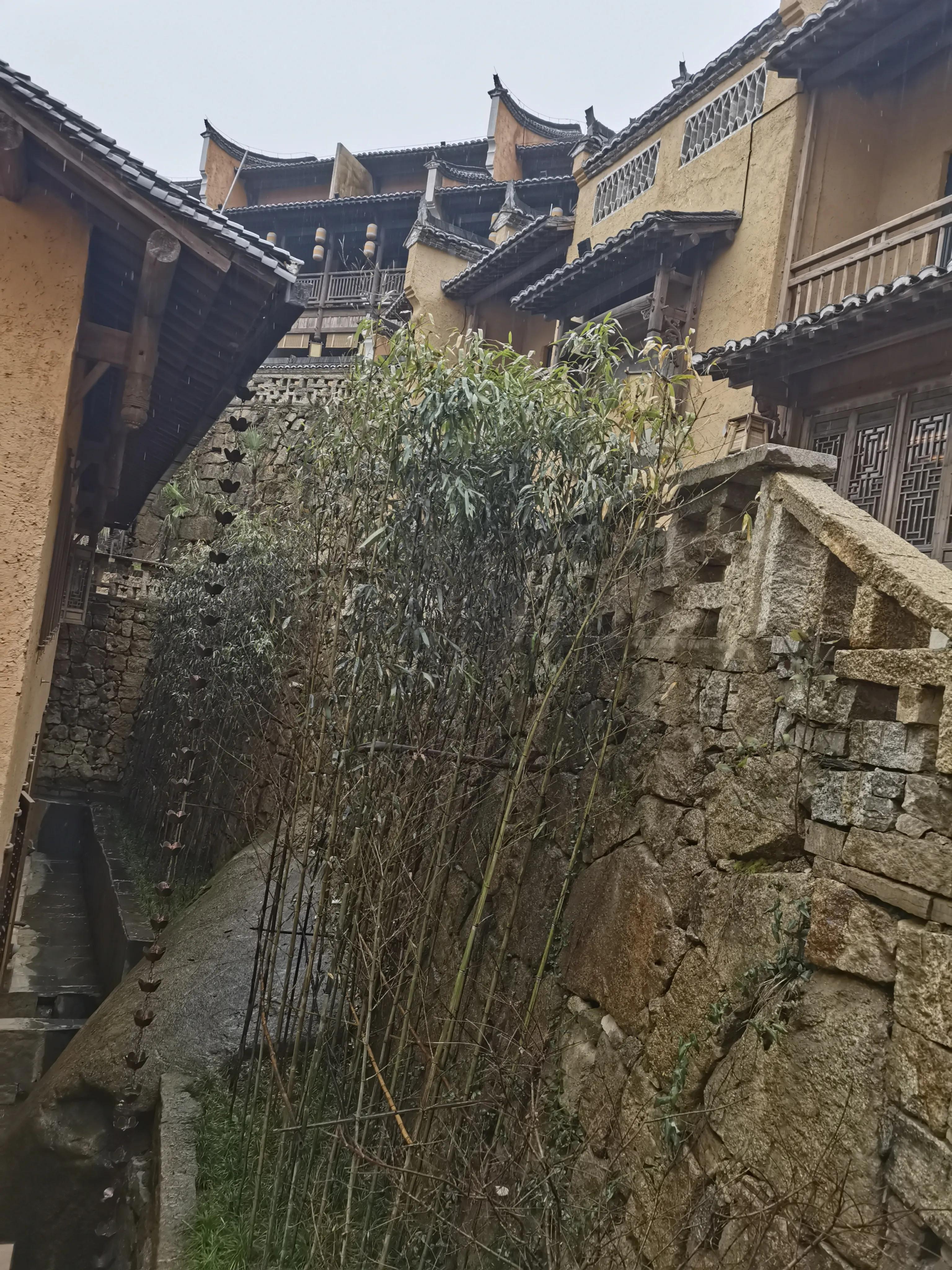 Cliff Hotel Wangxian Valley - iNEWS