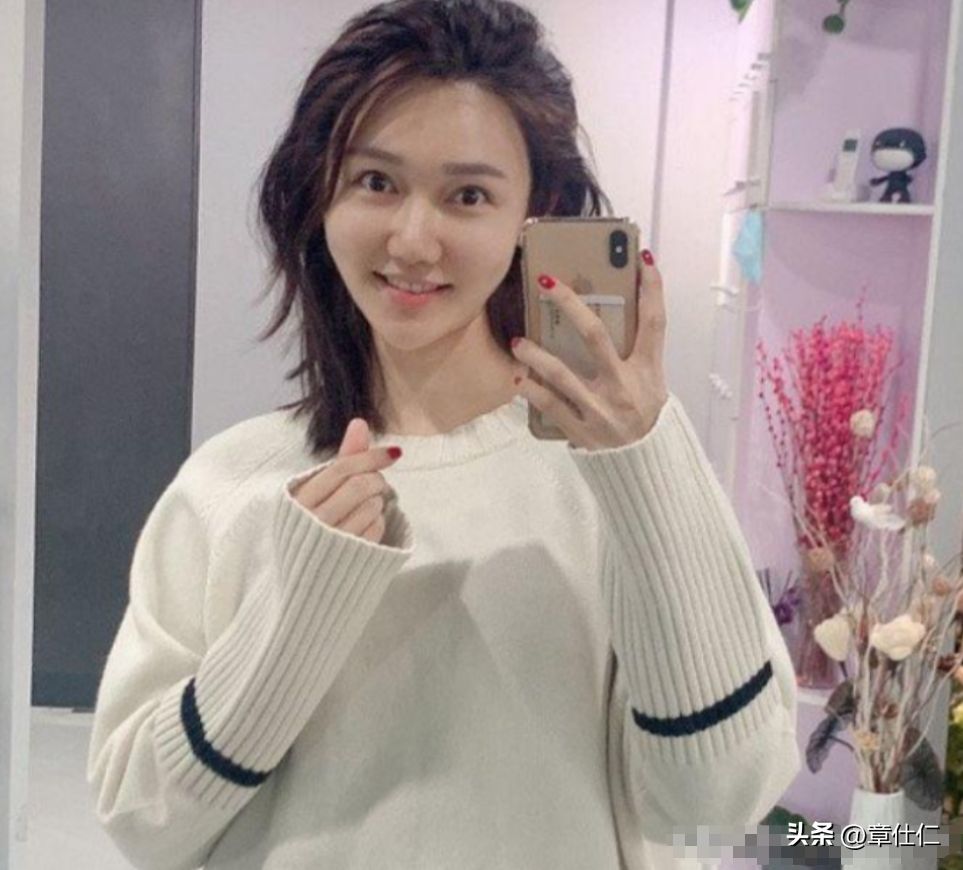 33-year-old CCTV host Long Yang: He blew himself up as a "Moonlight ...