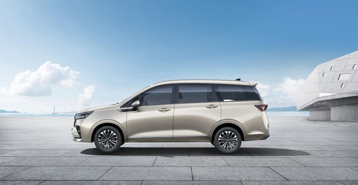 The "GL8" for office workers adopts a 2+2+N seat layout, and the third row is not oppressive - iNEWS