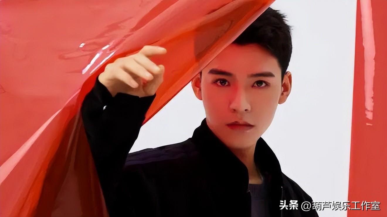 Gong Jun's sword dancing in green clothes exposed by Reuters - iNEWS