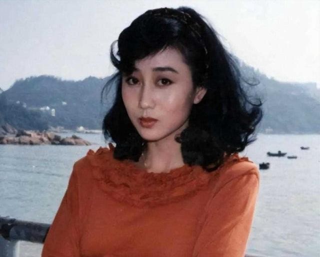 "The Beauty on Earth" Li Zhi: Pampered by Jet Li for 34 years, but ...