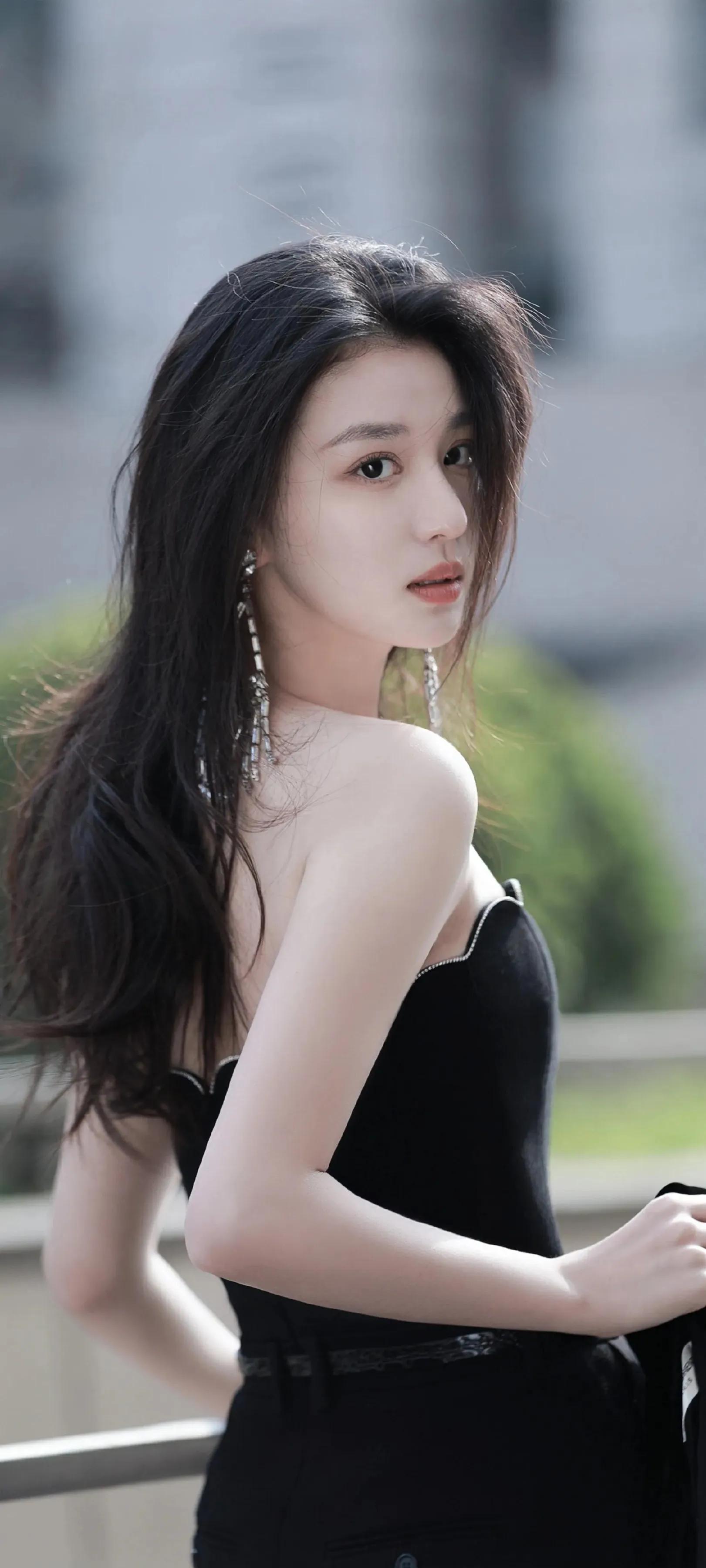 Natural beauty, known as the little "Liu Yifei", the most beautiful ...