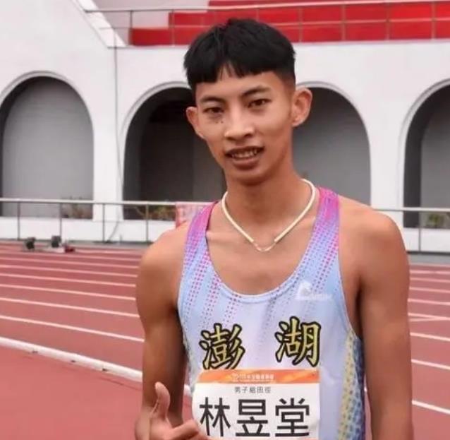 8 meters 40! Lin Yutang won the long jump crazily, and his level is ...