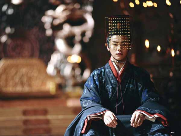 If you are Liu Xie, Emperor Xian of the Han Dynasty, from the ...