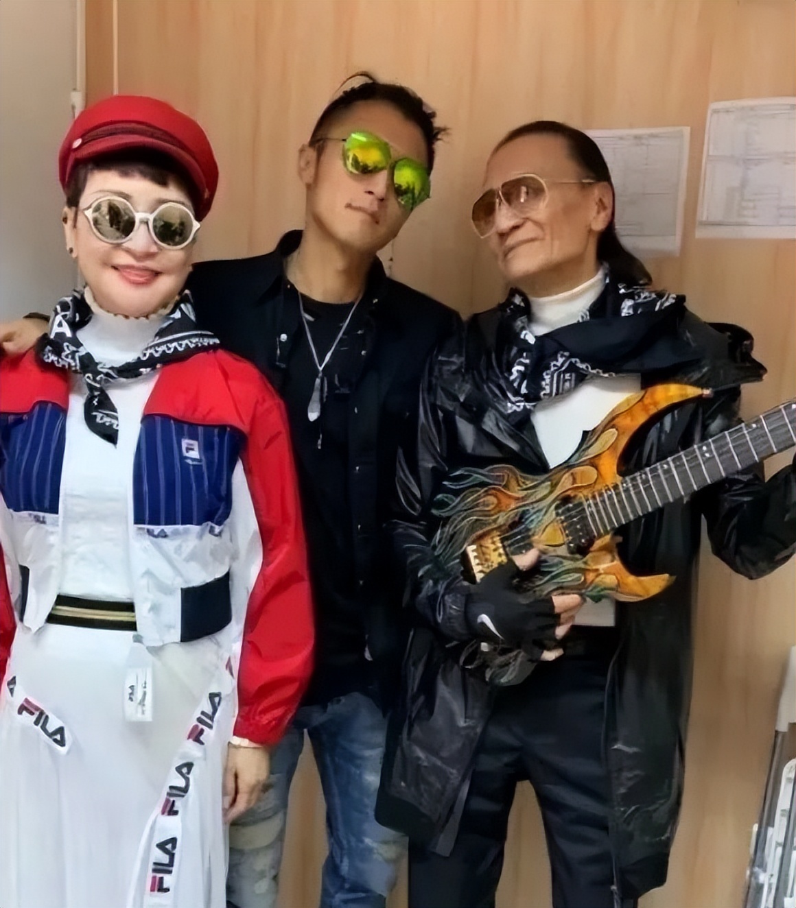 The Nicholas Tse family is rarely in the same frame. The 86-year-old ...