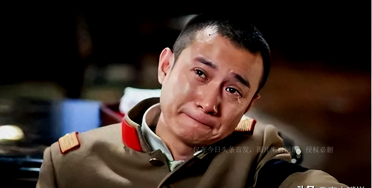 A recent photo of 39-year-old Wen Zhang has gray hair and a rickety ...