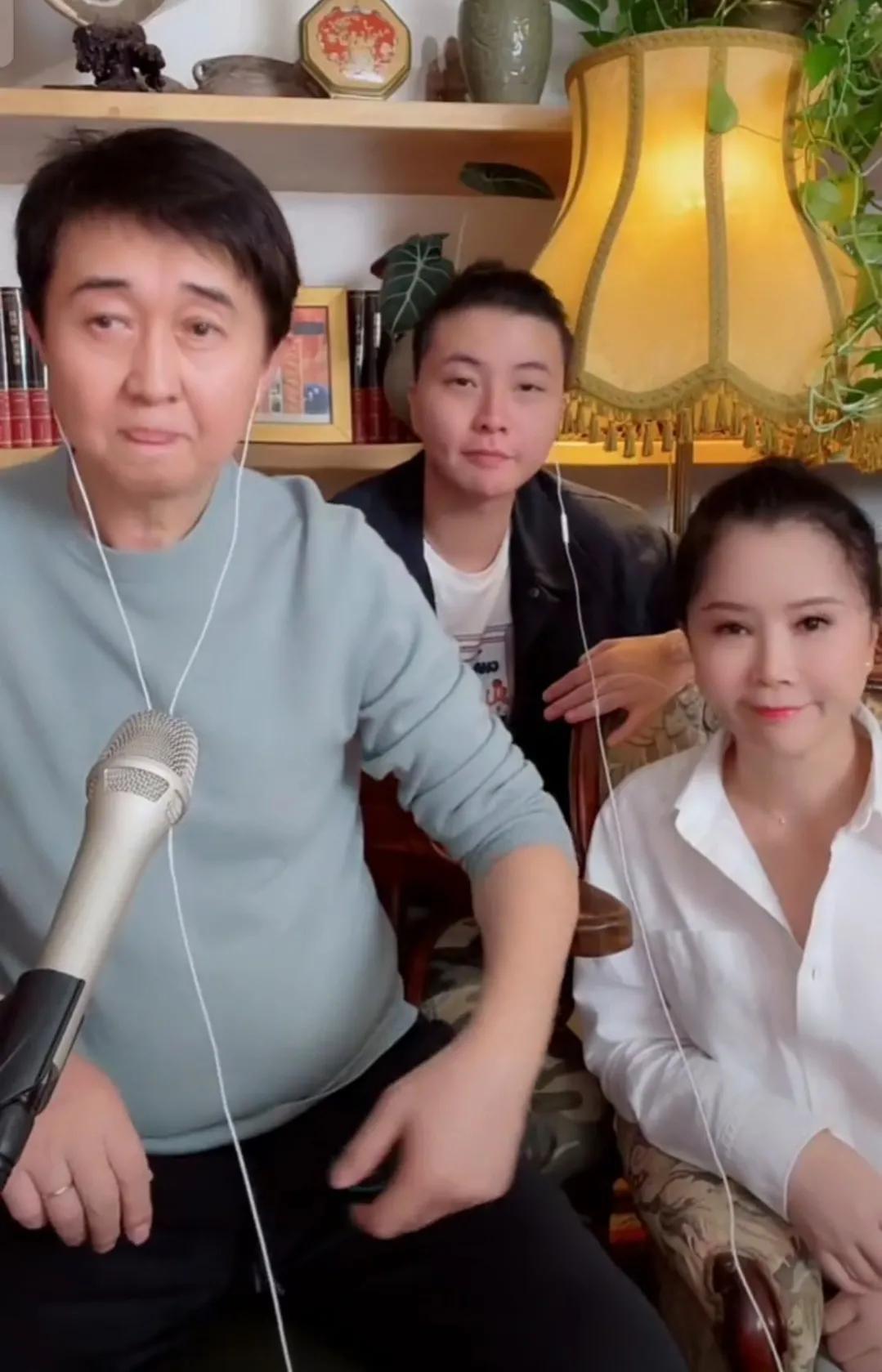 Ren Jing & Fu Disheng, from a close lover to a family of four happy ...