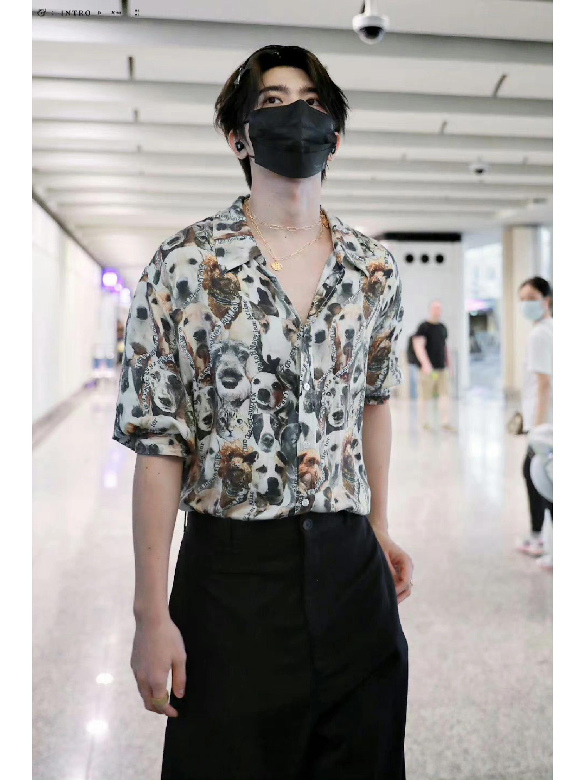 Cai Xukun set off for Thailand to record running men's private clothes ...
