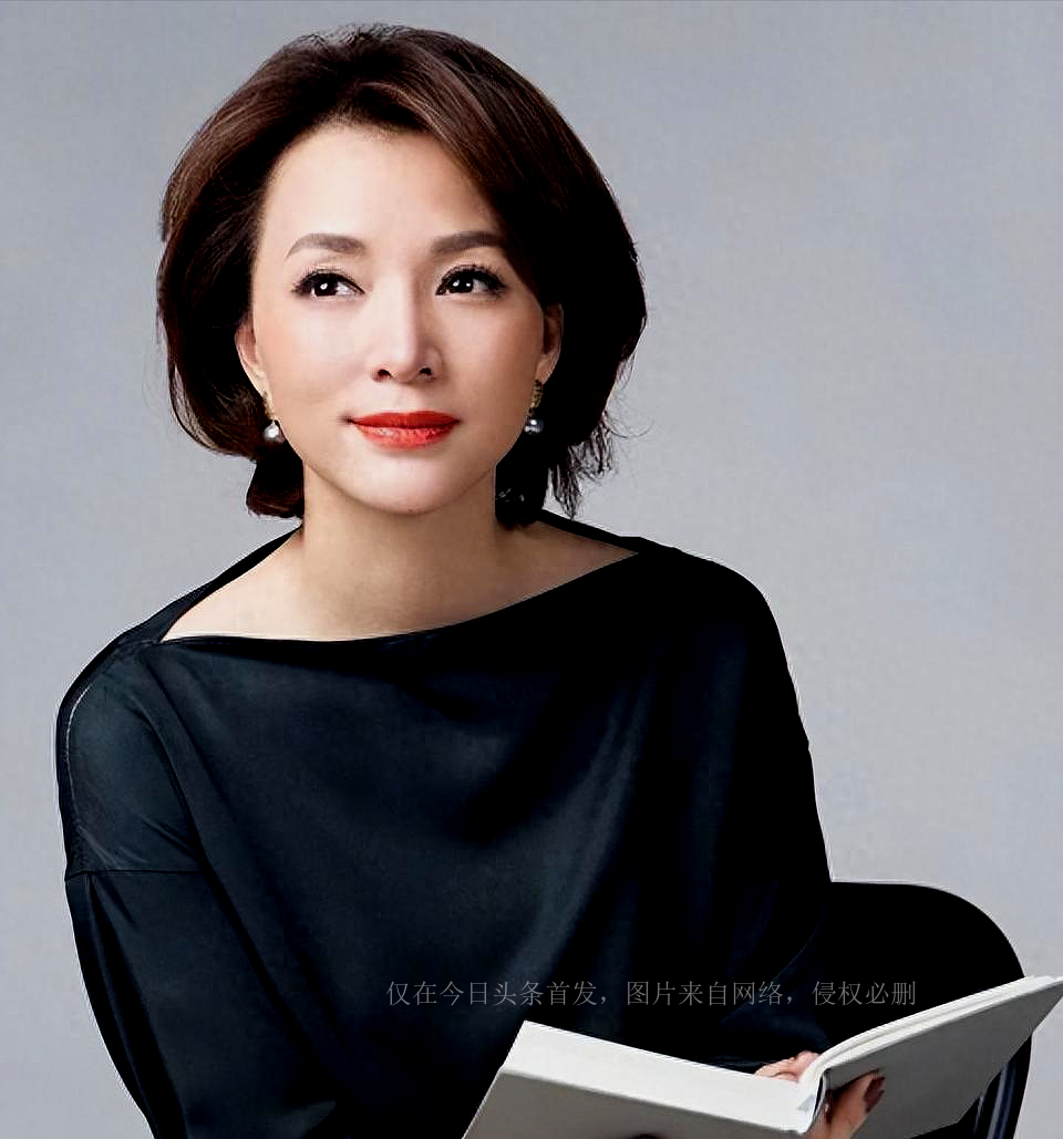 How did Dong Qing, who went from being the first lady on CCTV to ...