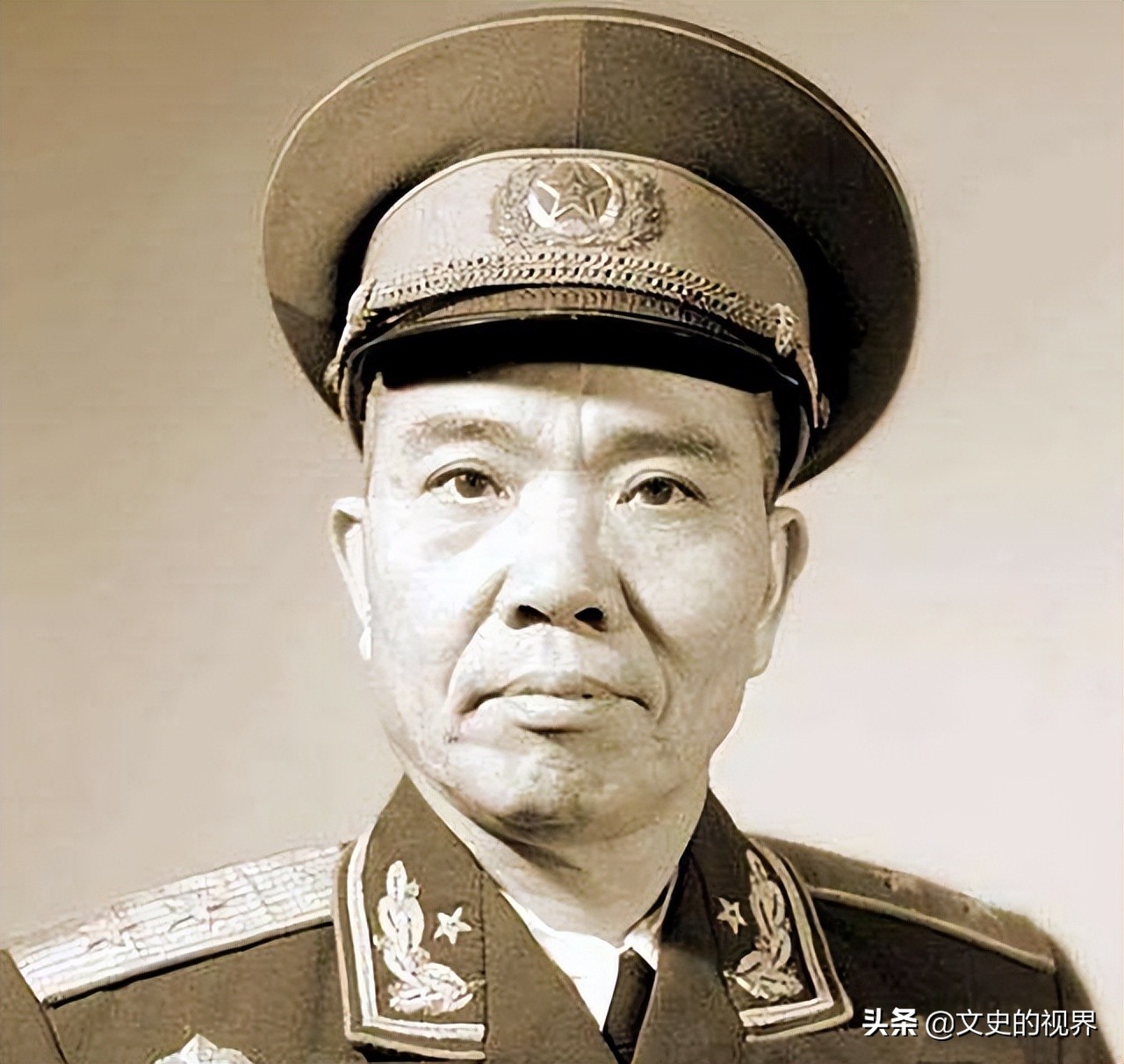 Han Wei, the only surviving head of the Red 34th Division, jumped off a ...