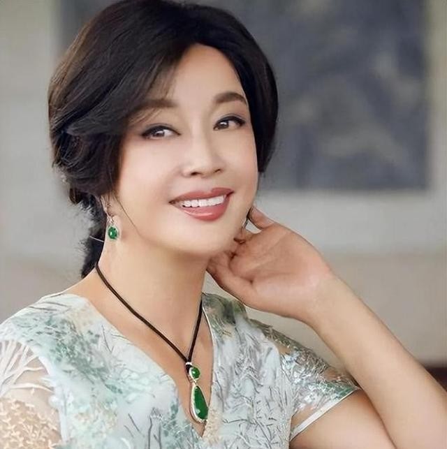 In 1988, Shen Zui met Liu Xiaoqing by chance and said: If I had acted ...