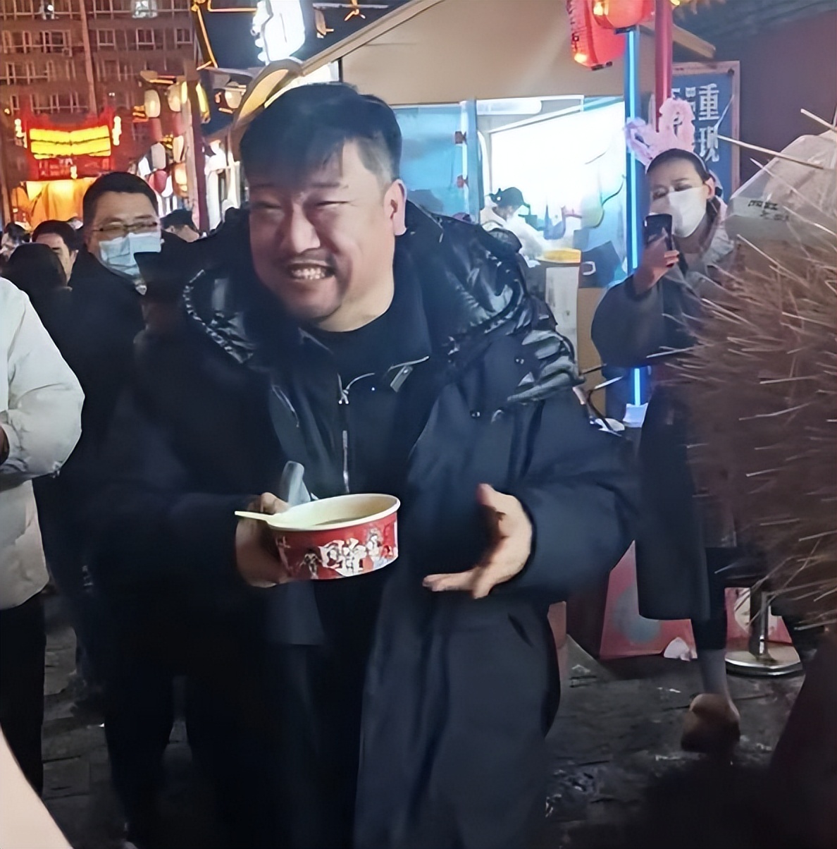 "Xujiang" Jia Bing: Eating roadside stalls with an unshaven beard, is ...