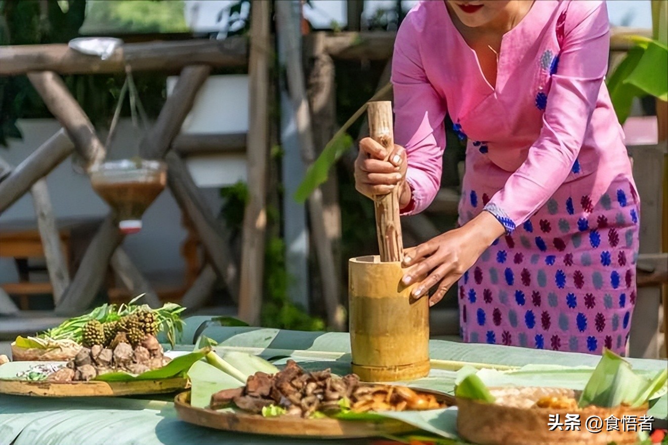 Yunnan Food Culture——Jingpo Green Leaf Feast, Wild and Simple Primitive ...