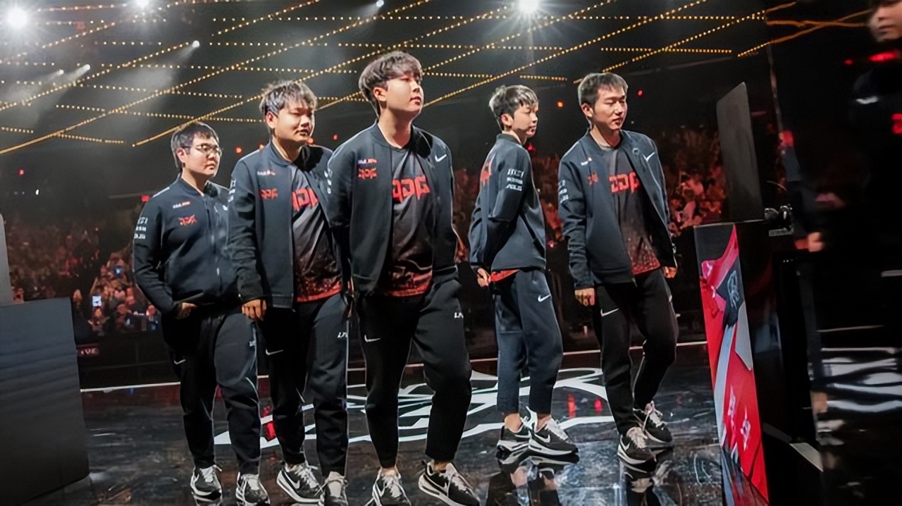 The results of the quarter-finals of S12 are released, good sign!LPL has no civil war, EDG plays ...