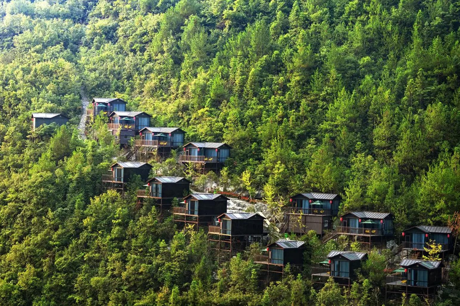 Chengdu 3h Small Town Tour: steep mountain peaks, quiet ancient town, 2 ...