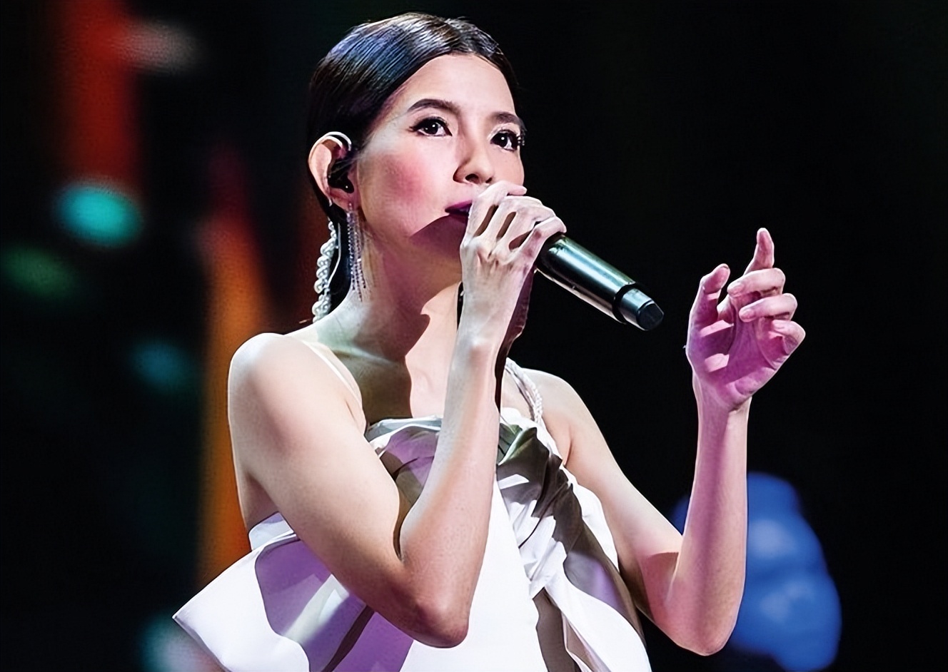 Singer Guo Meimei was misunderstood when she posted a selfie, and ...